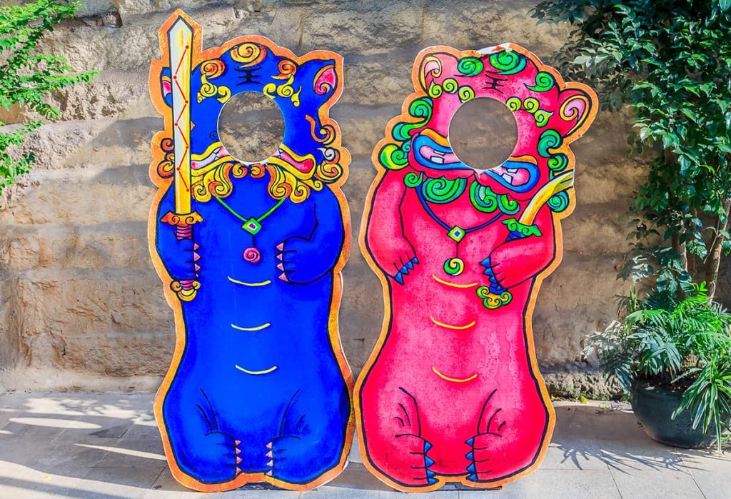 Standee Sizes - Sizes of Objects and Stuff